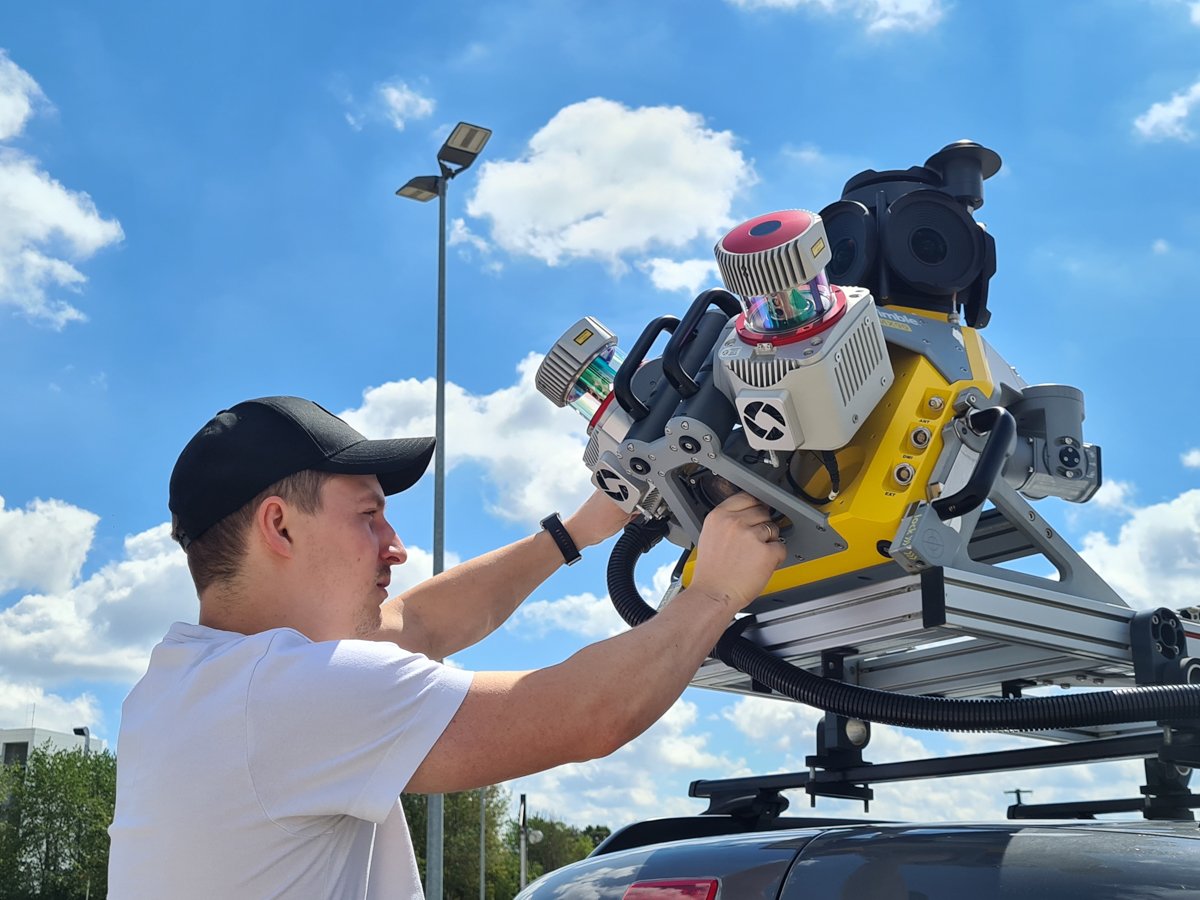 It's Here : Trimble MX90